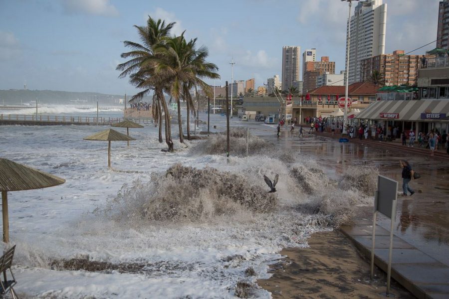 PHOTOS and VIDEO of Major Swell... and Surfers on the Big Waves in ...