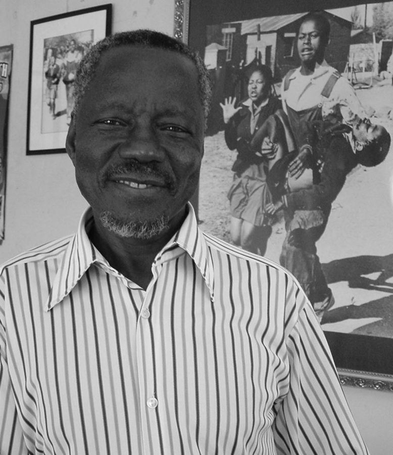 Photographer of Iconic Soweto Pic, Sam Nzima, Passes Away at 83 ...