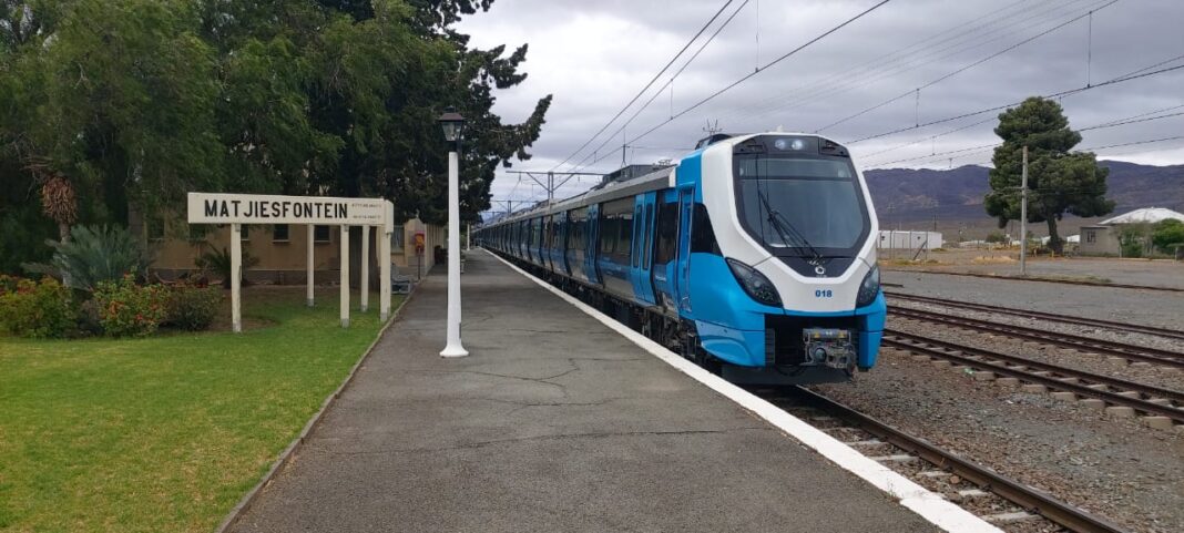 WATCH Rare Sight of Very Long New Metrorail Train at Matjiesfontein ...